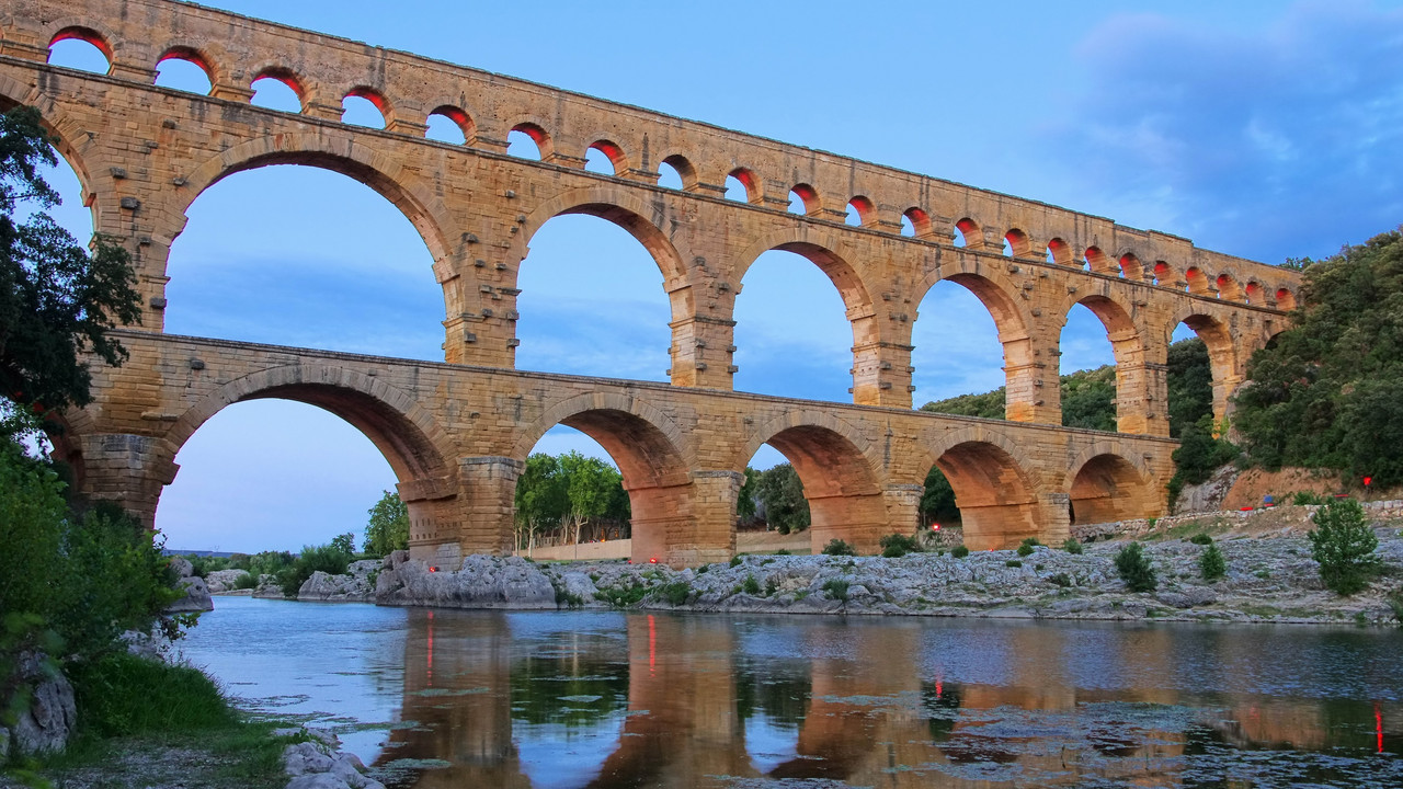 Cheap car rentals in Nîmes, France | Kiwi.com